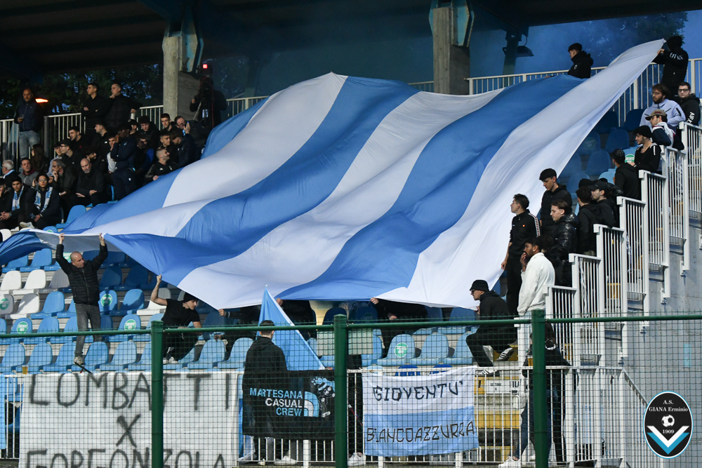 Morena micht desnuda